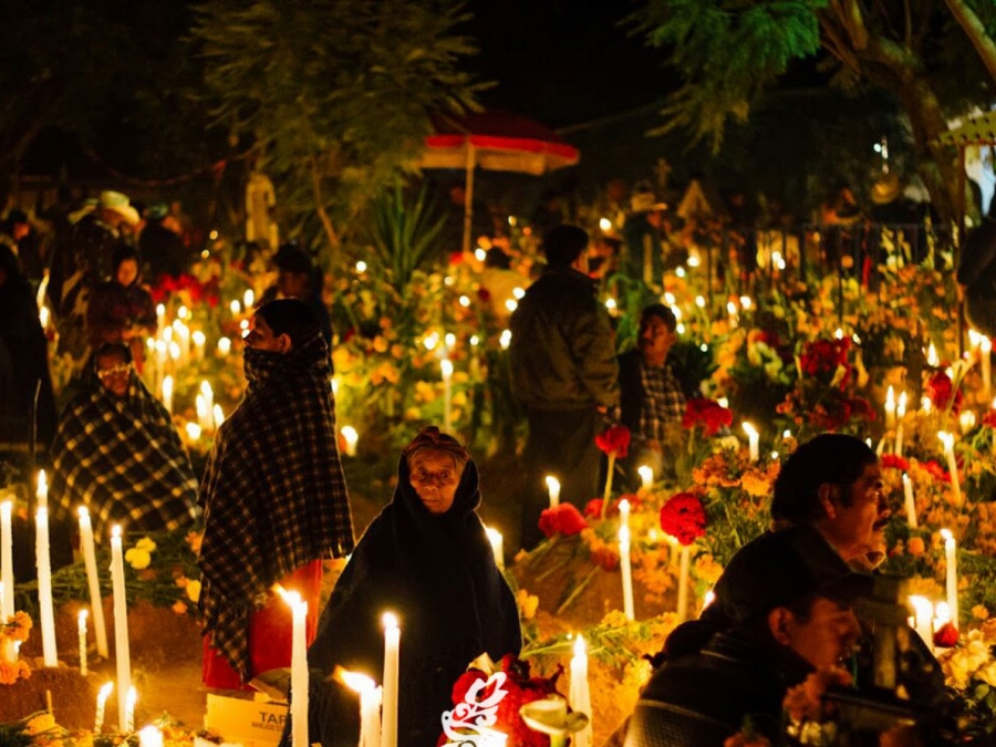 2 de noviembre, fecha de reencuentro y festejo entre dos mundos ...