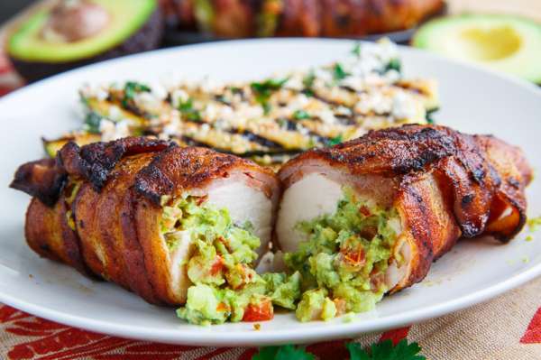 Deleita tu paladar con este delicioso pollo relleno de guacamole